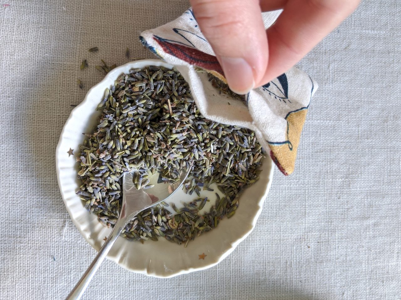 DIY - How to make lavender sachets - CAMIMADE DIY - How to make lavender sachets - CAMIMADE