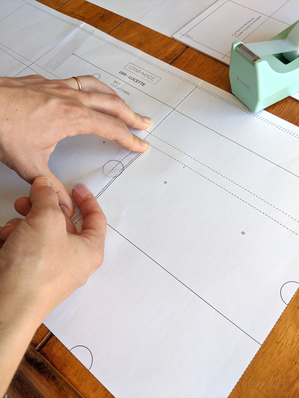  how to assemble PDF sewing patterns magic tape CAMIMADE