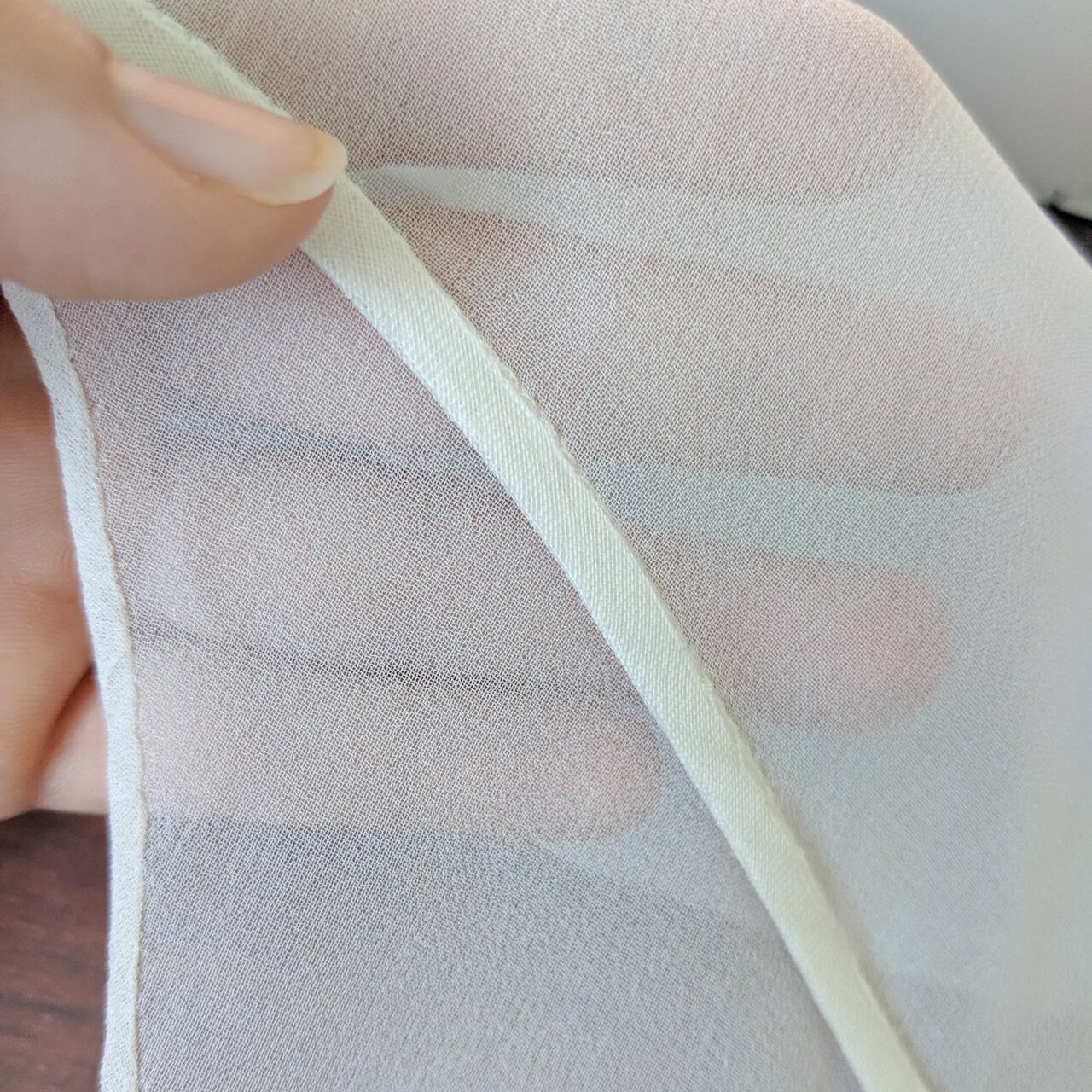 5 tips to sew delicate fabrics - CAMIMADE